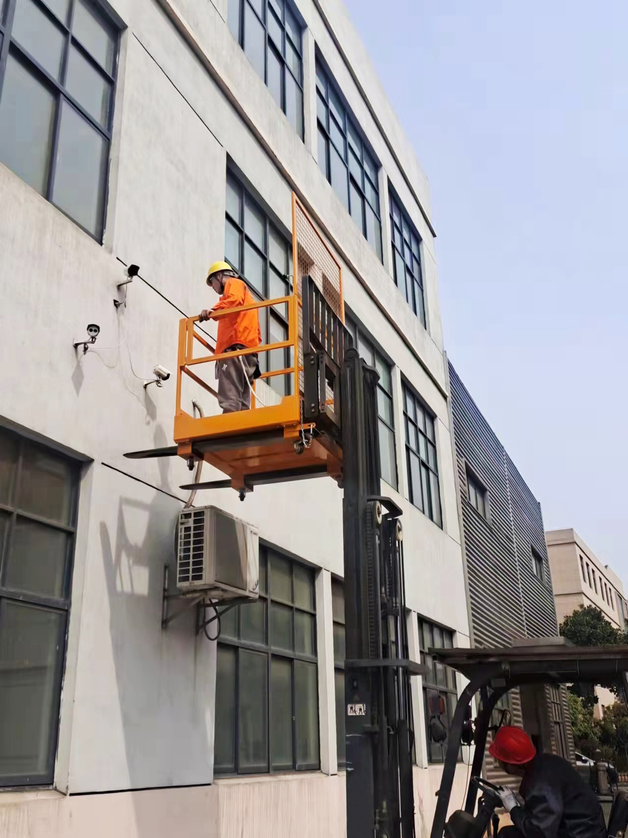 Forklift Manned Platform | WEMALIFT EQUIPMENT CO., LTD.